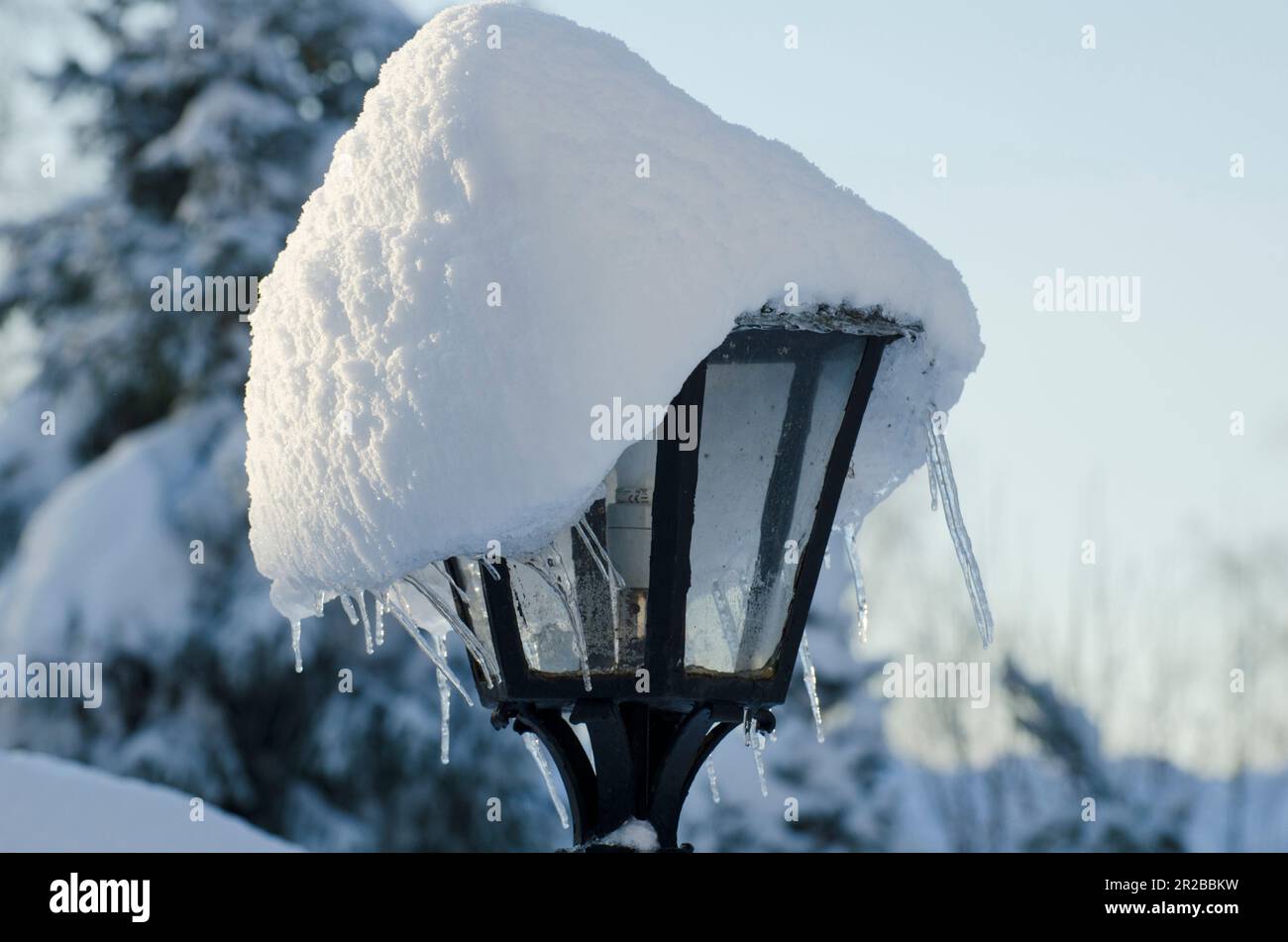 Lamp post snow hi-res stock photography and images - Alamy