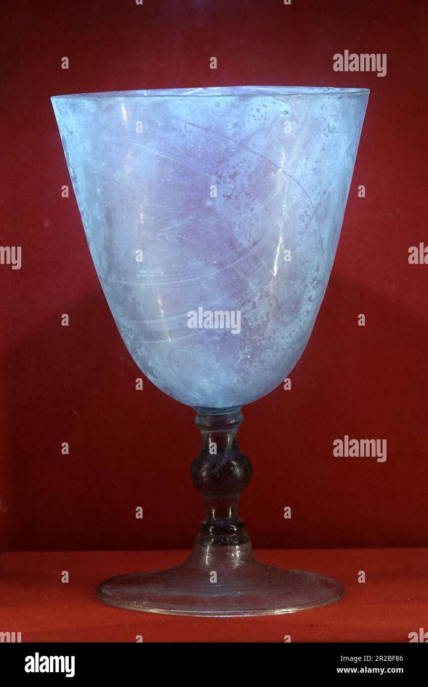Graal cup hi-res stock photography and images - Alamy