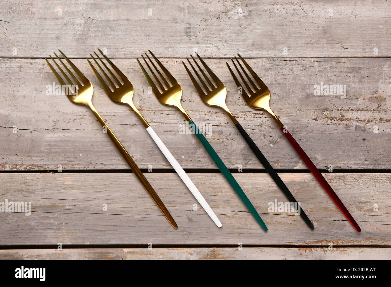 Gold colored cutlery hi-res stock photography and images - Alamy