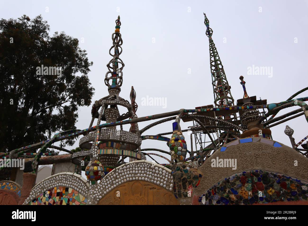 Los Angeles, California: WATTS TOWERS by Simon Rodia, architectural ...