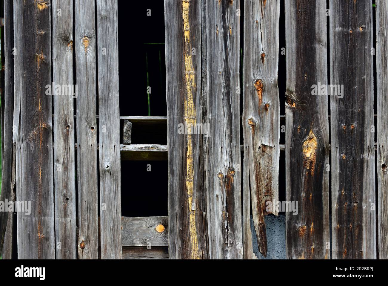 Warped boards hi-res stock photography and images - Alamy