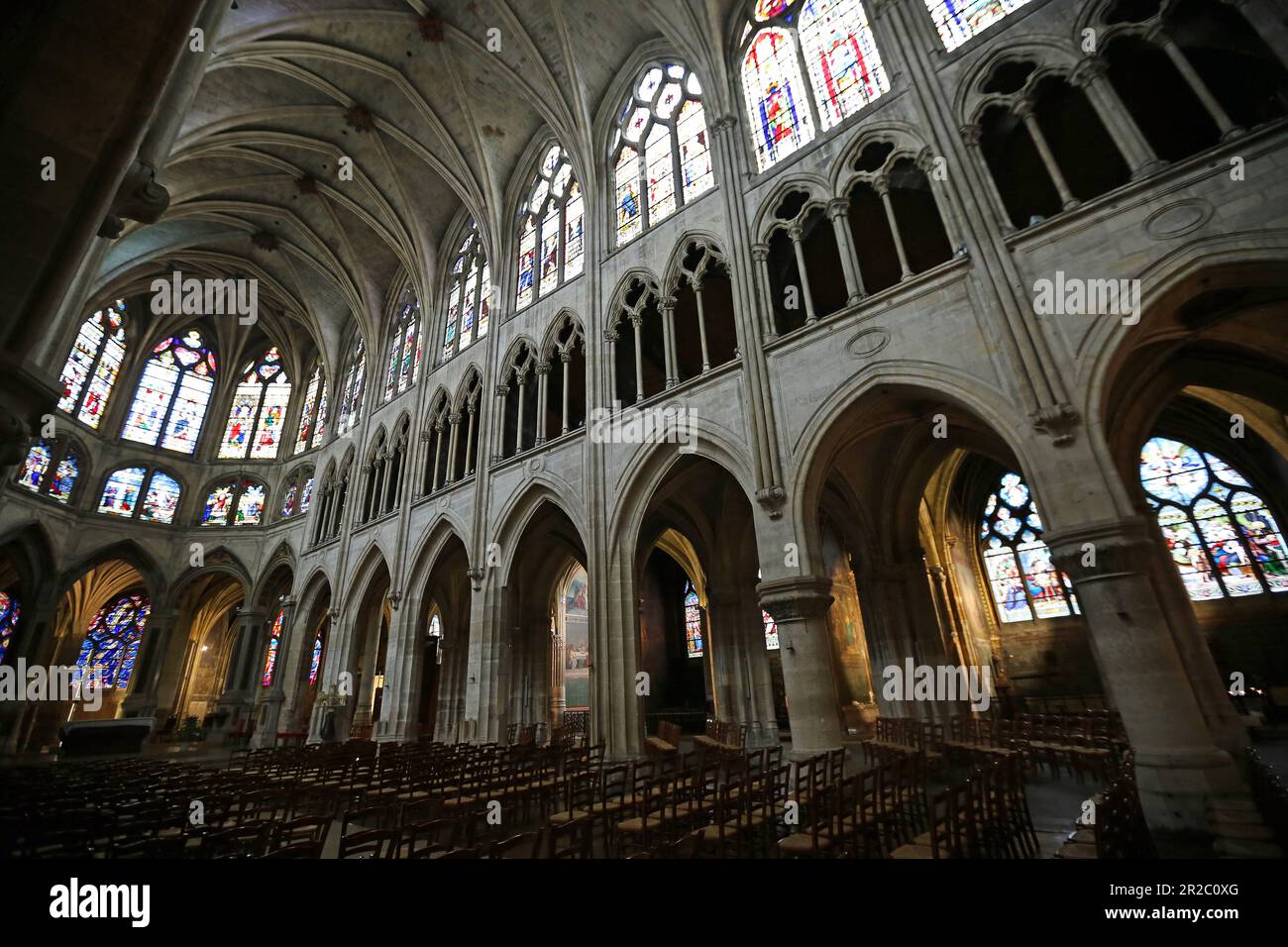 Side view in main nave - Saint-Severin Church - Paris, France Stock ...