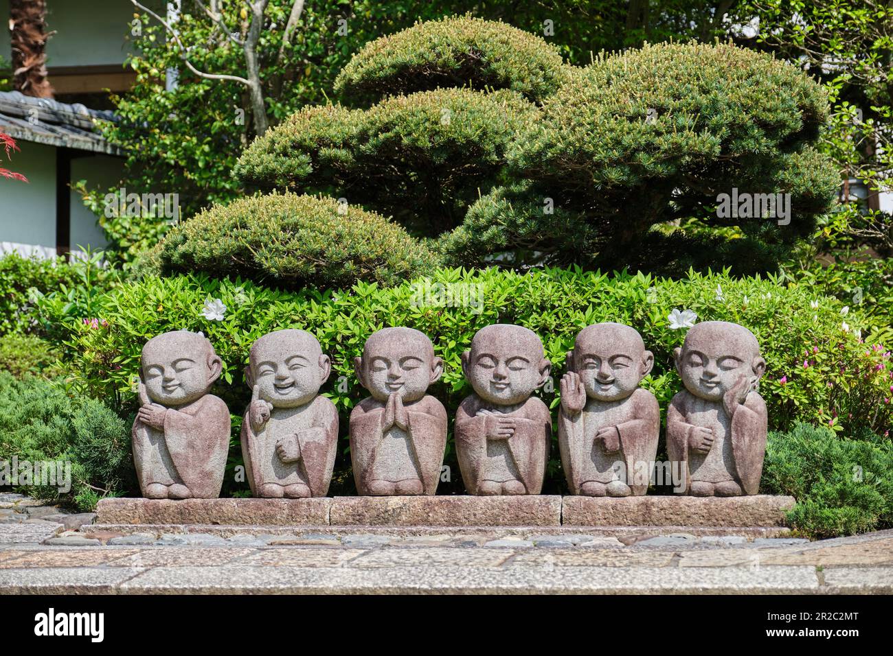 Reigen in temple hi-res stock photography and images - Alamy
