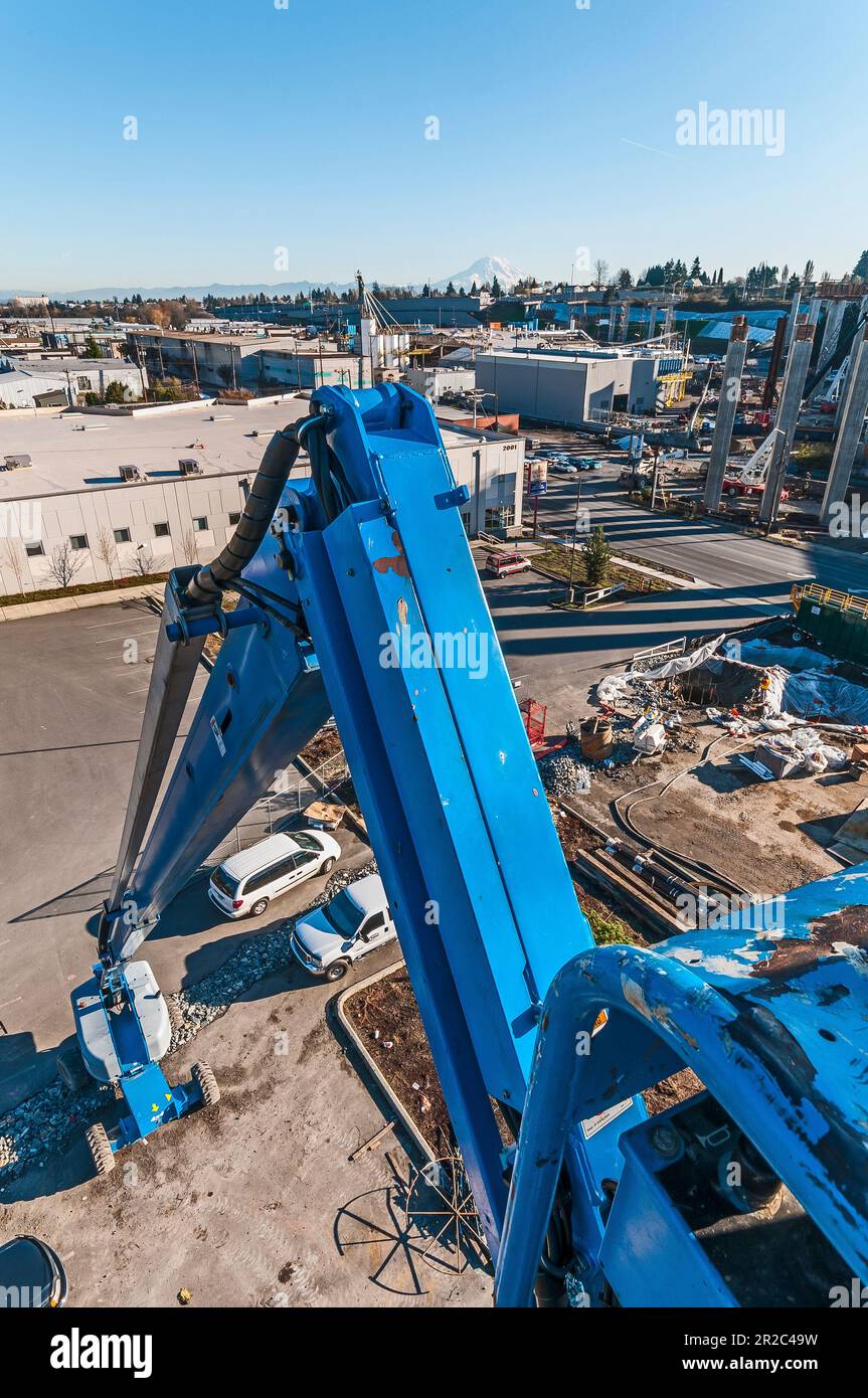 Articulated man lift hi-res stock photography and images - Alamy