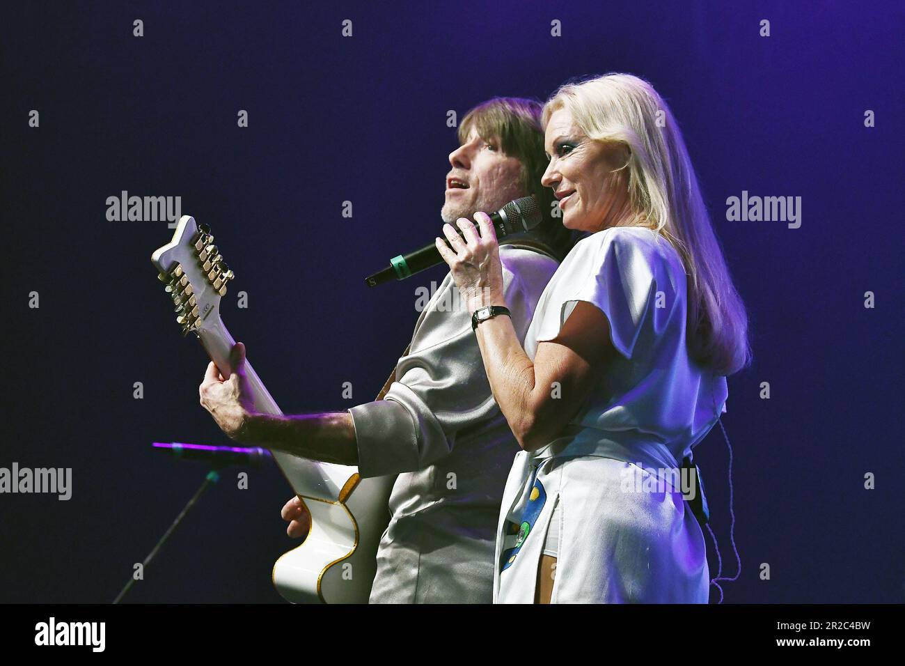 Abba frida agnetha hi-res stock photography and images - Alamy