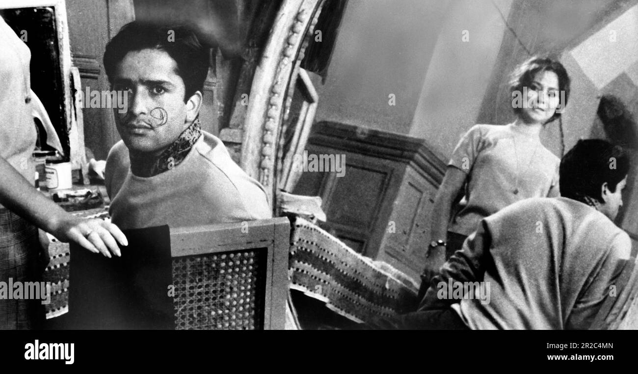 Shashi Kapoor, Felicity Kendal, on-set of the Film, "Shakespeare Wallah ...