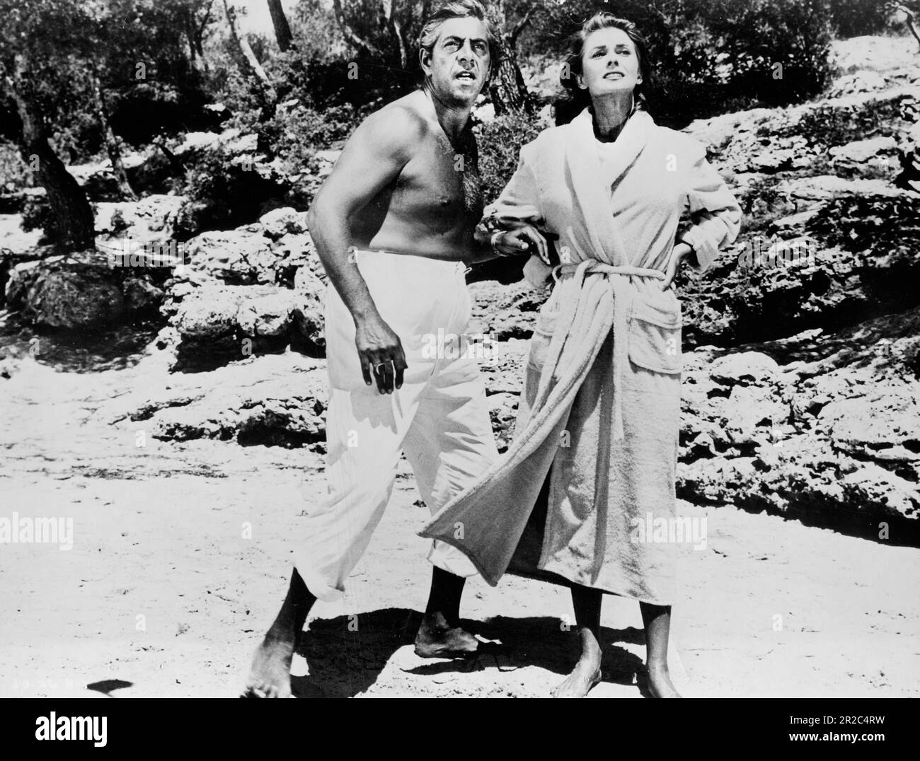 Robert Strauss Actor