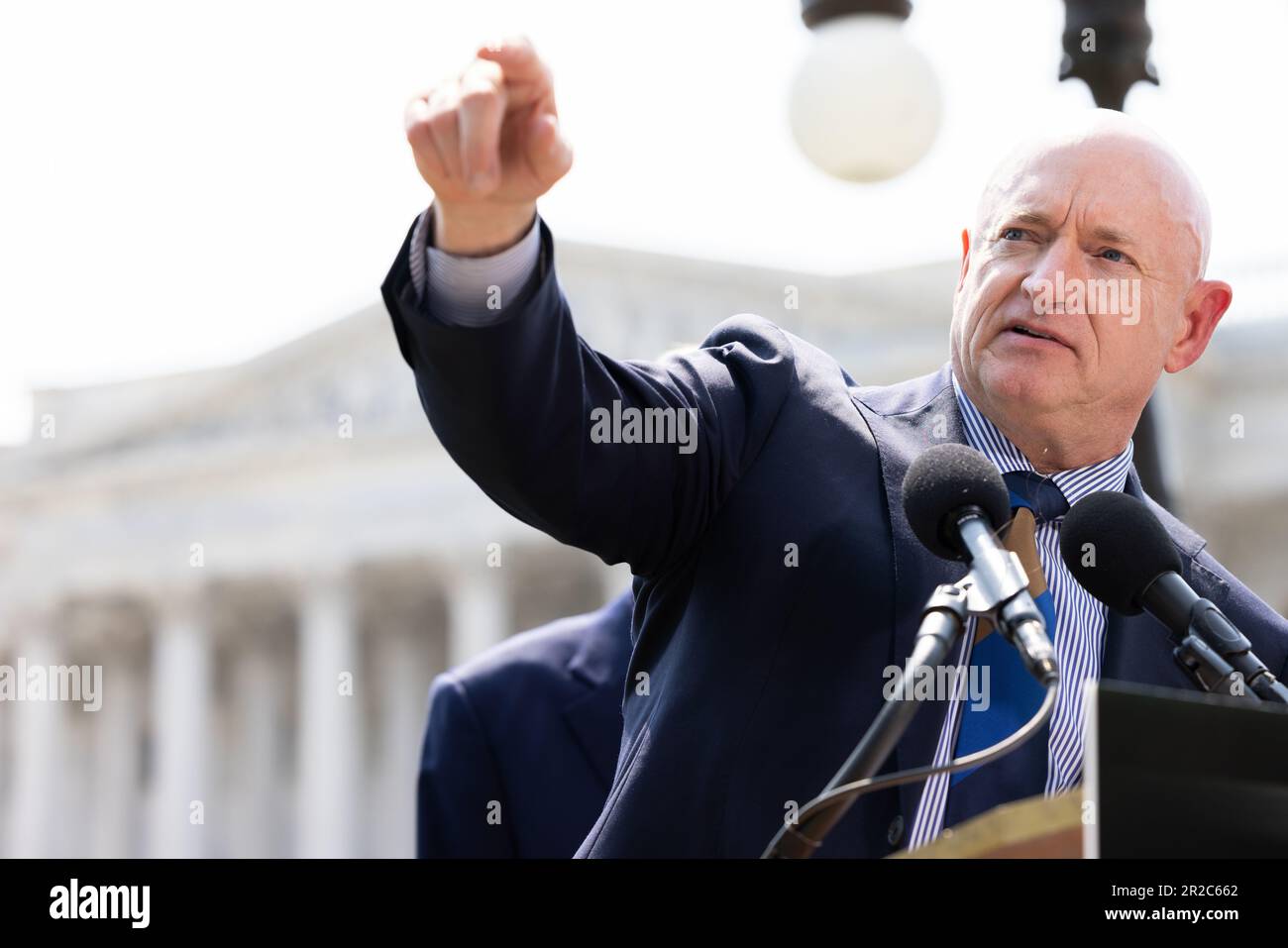 Senator mark kelly hi-res stock photography and images - Alamy