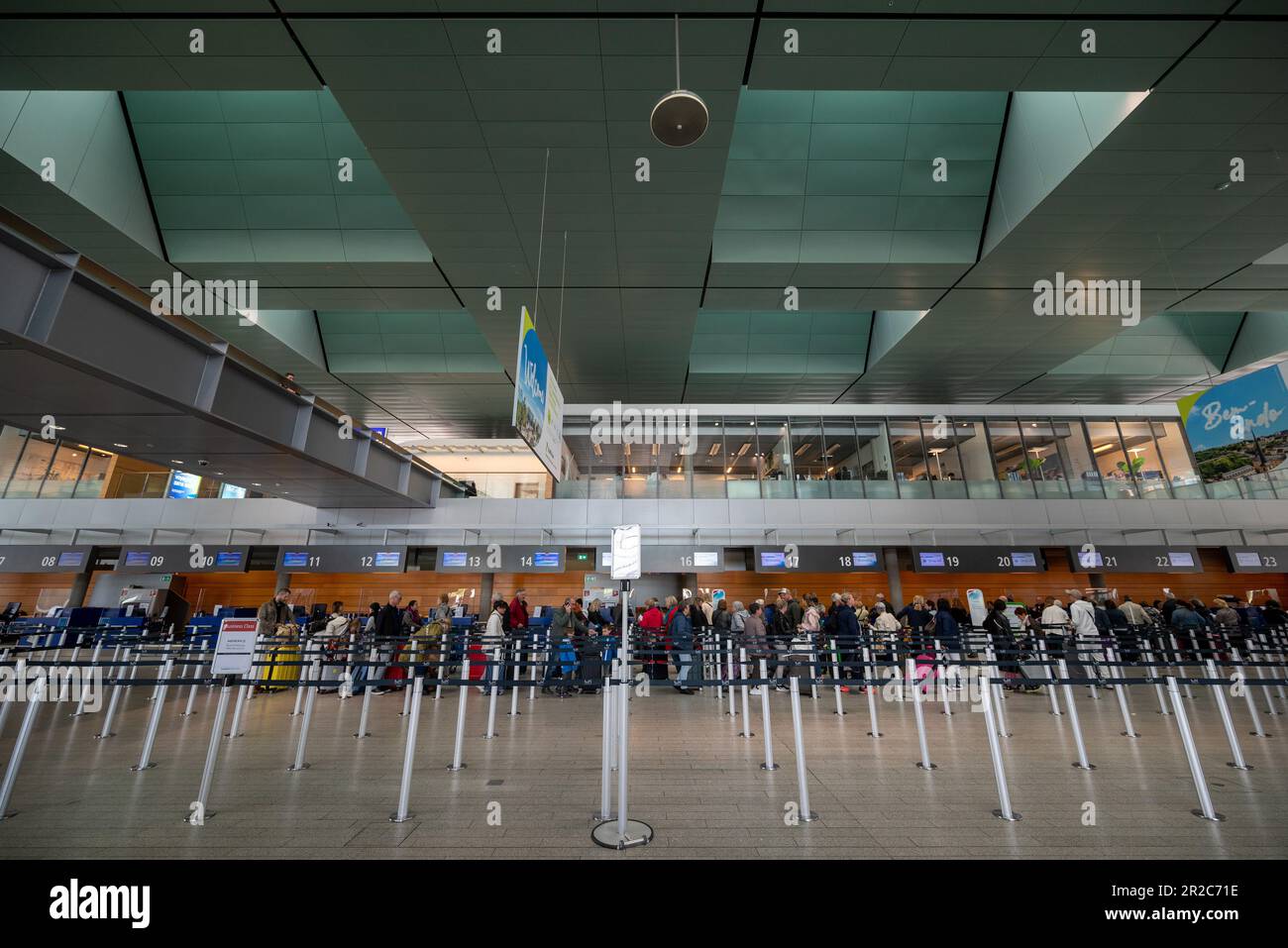 Departure counter hi-res stock photography and images - Alamy