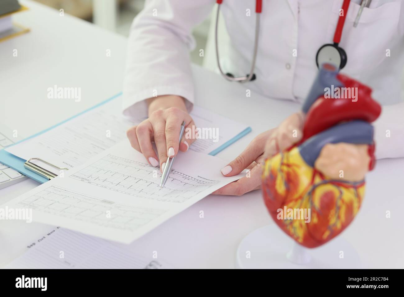 Cardiologist reads patient test hi-res stock photography and images - Alamy