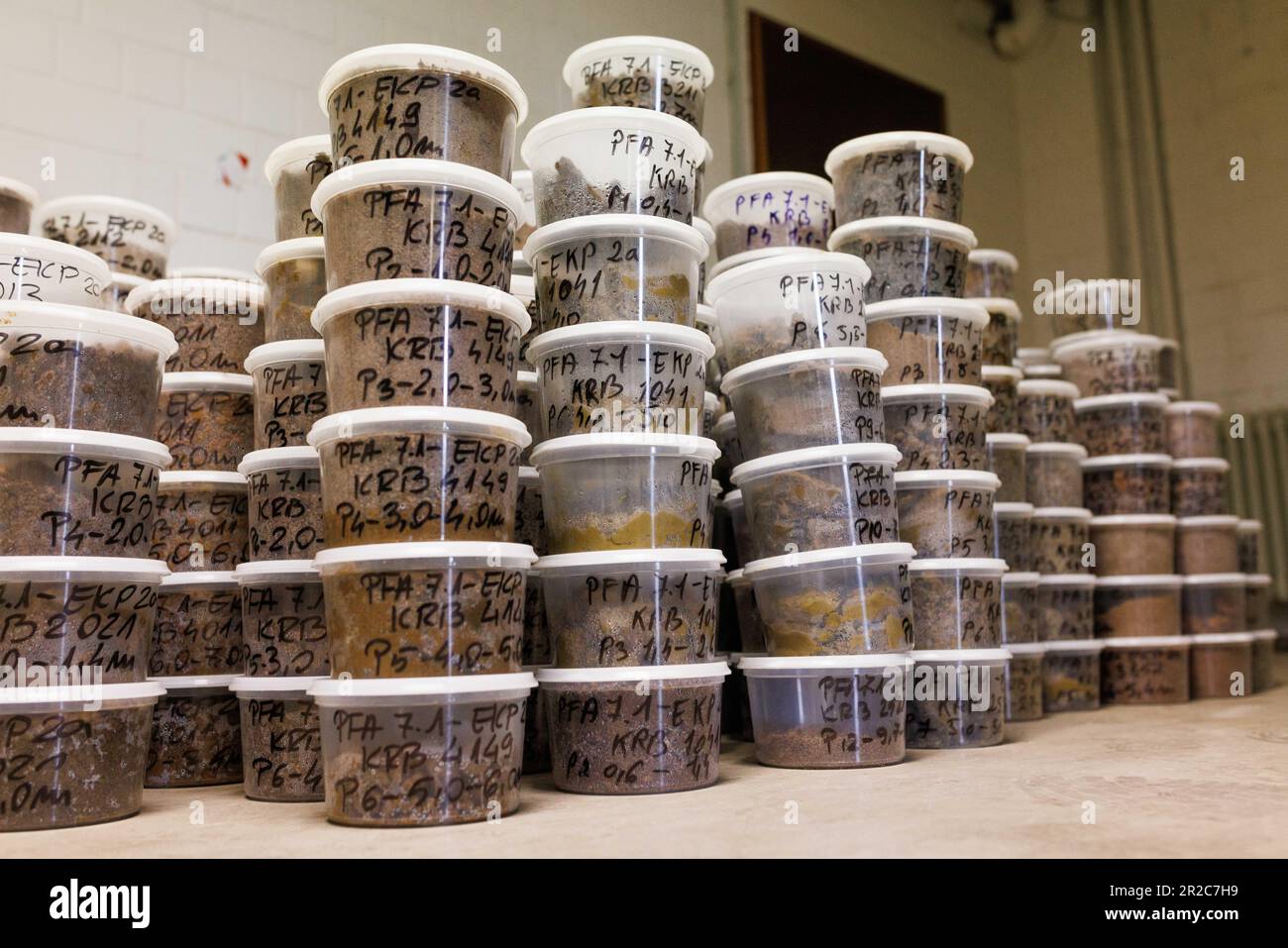 Earth samples hi-res stock photography and images - Alamy