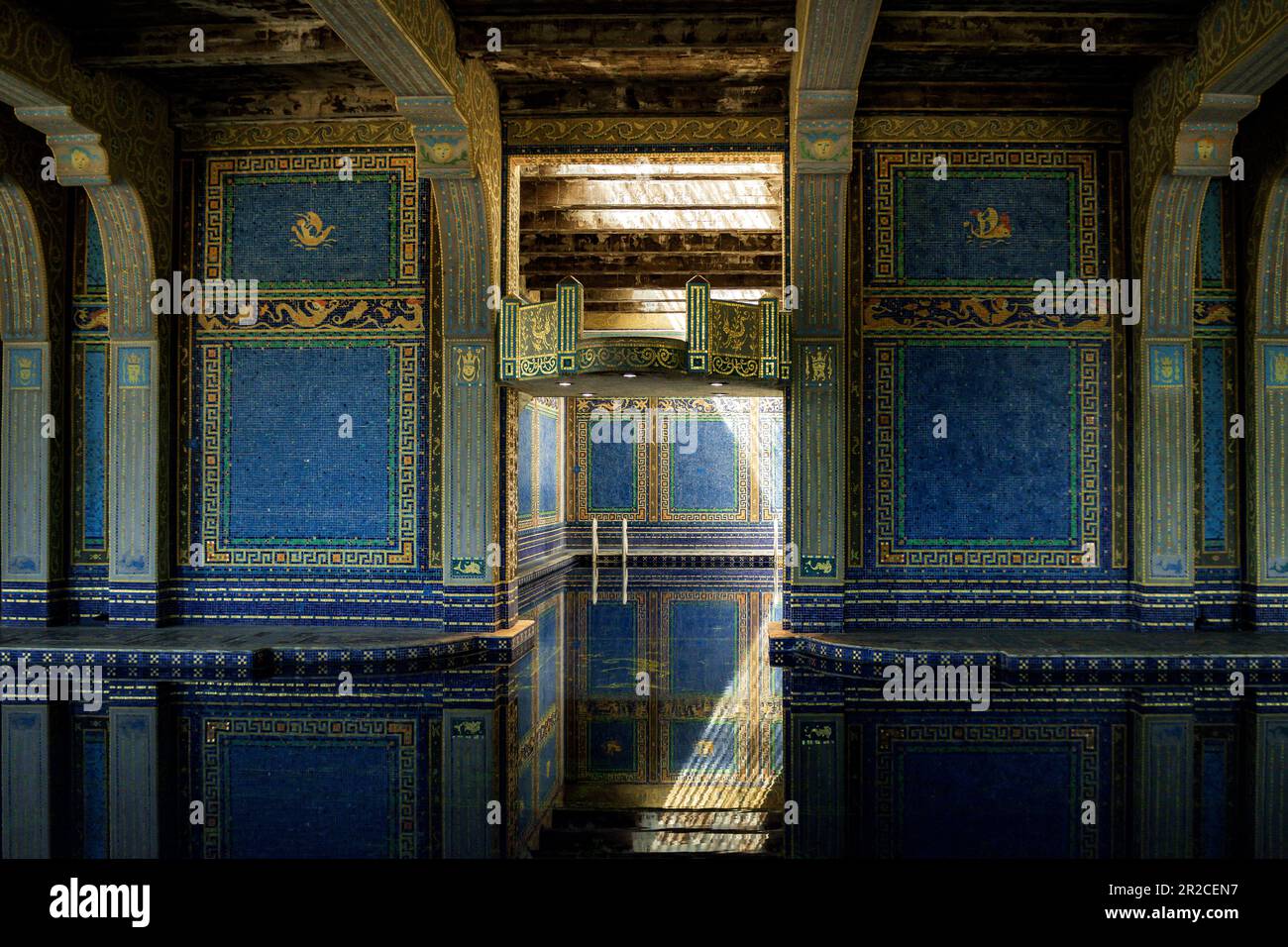 Vintage hearst hi-res stock photography and images - Alamy
