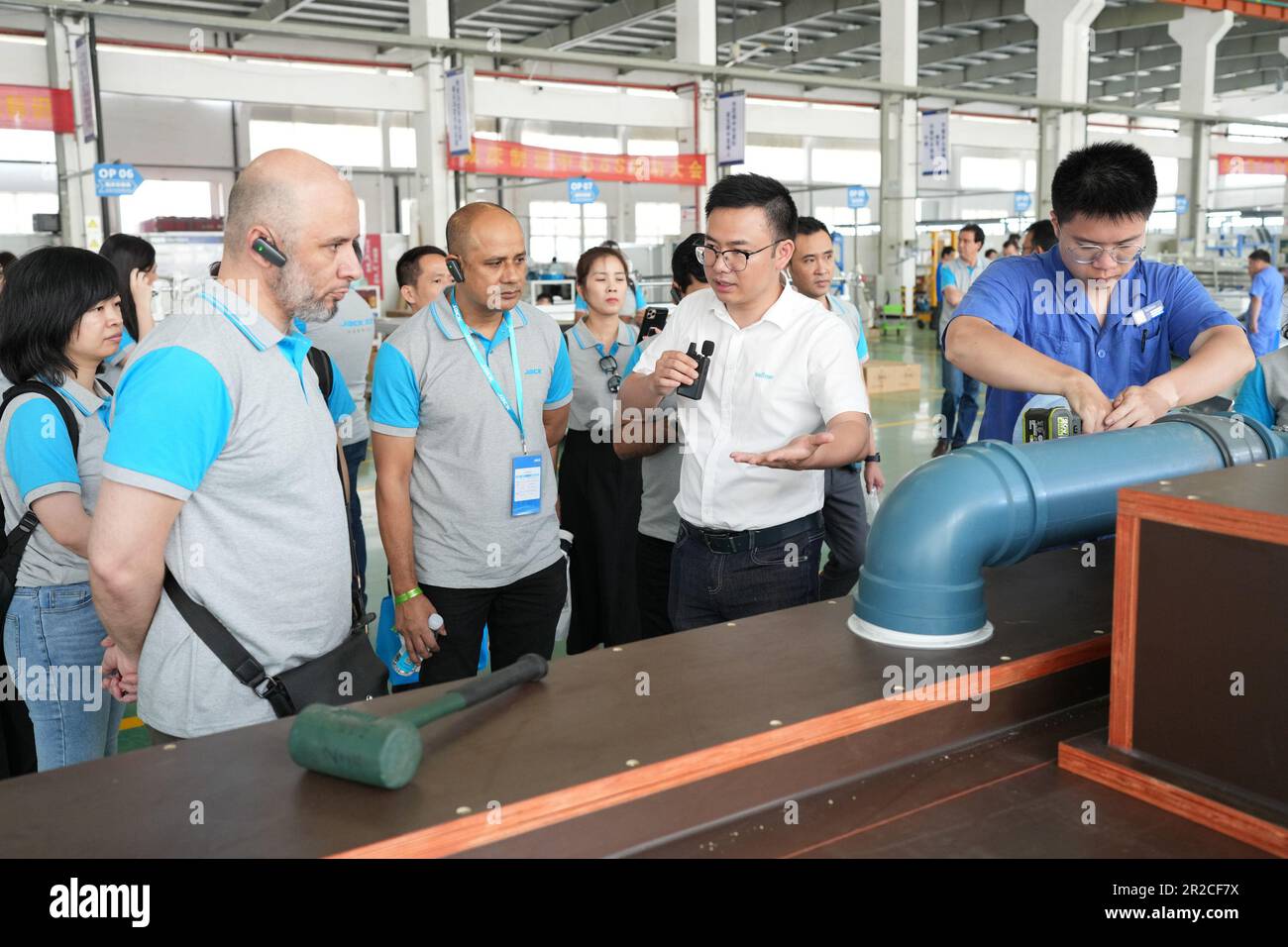 Jack cutting line hi-res stock photography and images - Alamy