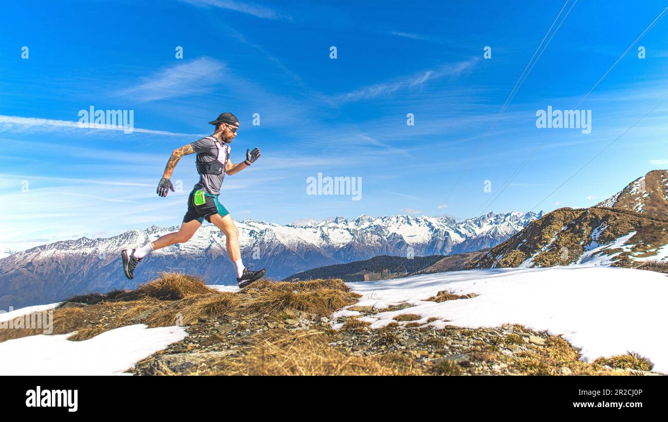 Runner on a mountain hi-res stock photography and images - Alamy