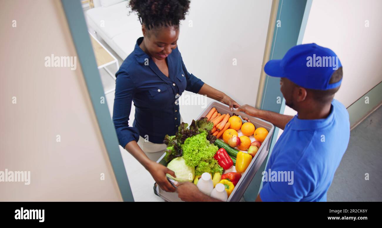 Food online order delivery hi-res stock photography and images - Alamy