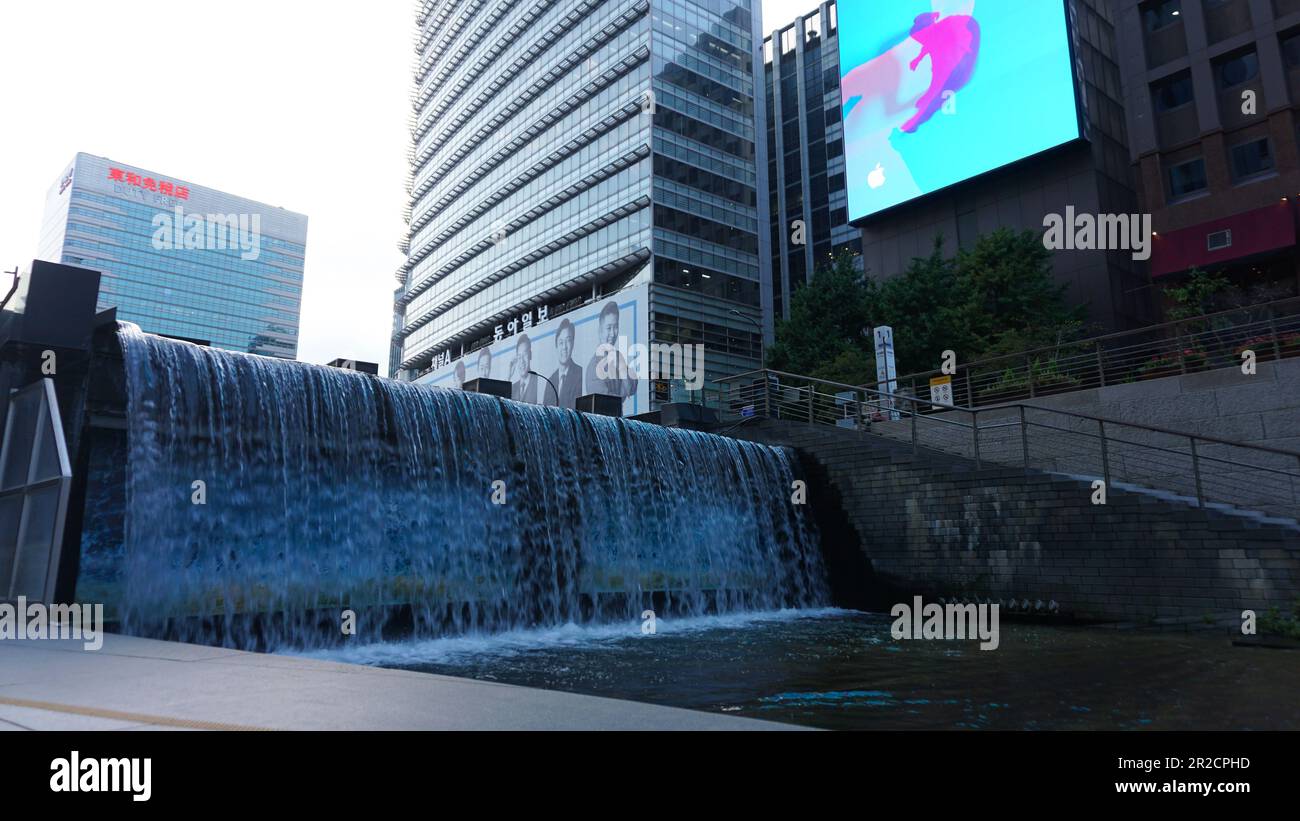 Cheonggyecheon restoration hi-res stock photography and images - Alamy