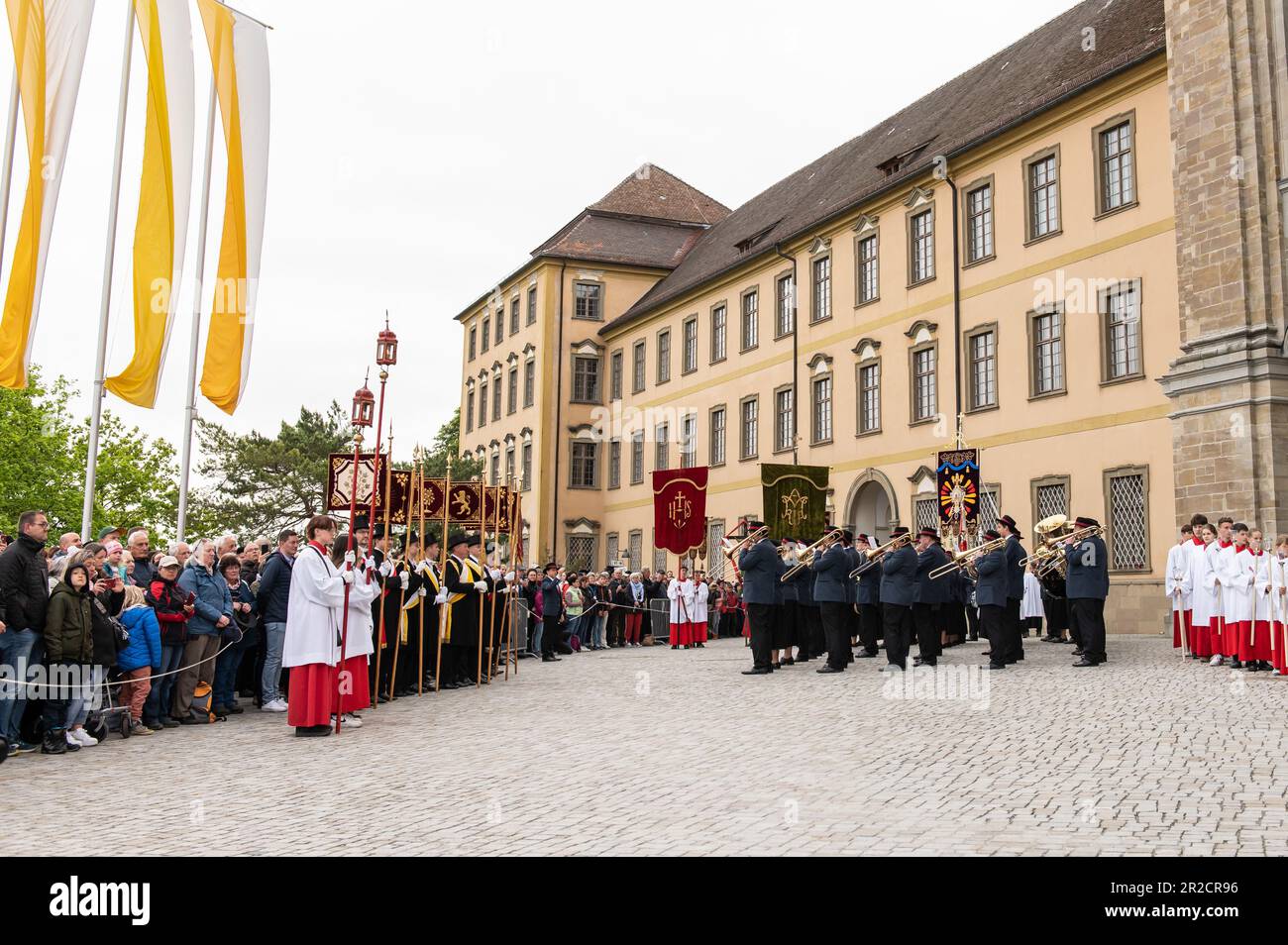 Weingarten, Germany. 19th May, 2023. Musicians play during the presentation of the Holy Blood ...