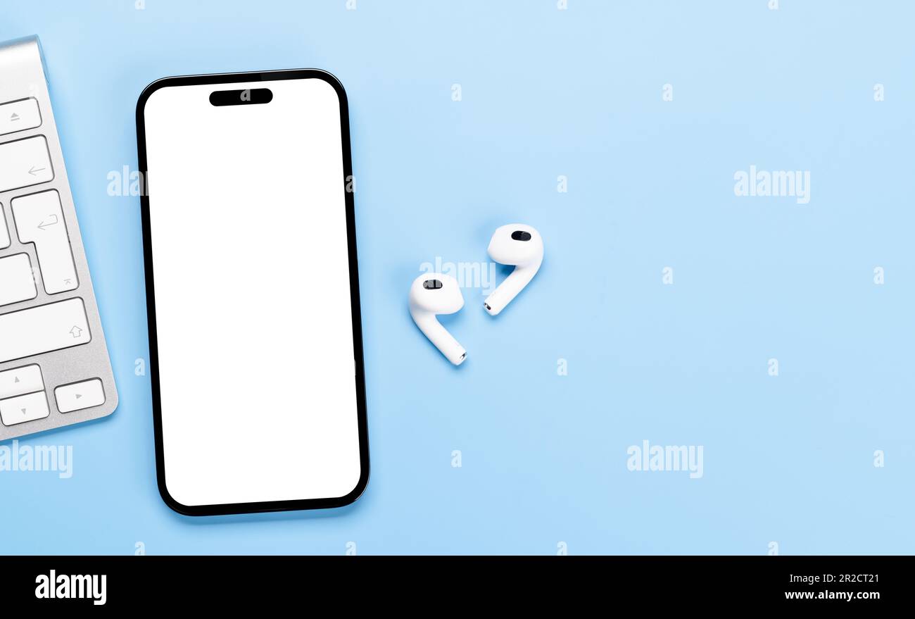 Blank black screen smartphone on a desk, perfect for your design mockup ...