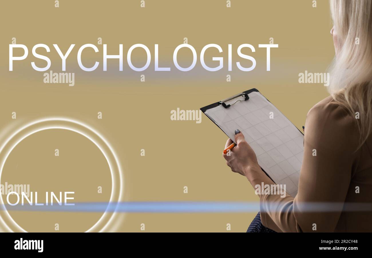 inscription psychologist online, Psychologist working with tablet Stock ...