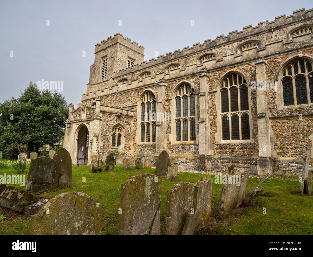 Village church architecture hi-res stock photography and images - Alamy
