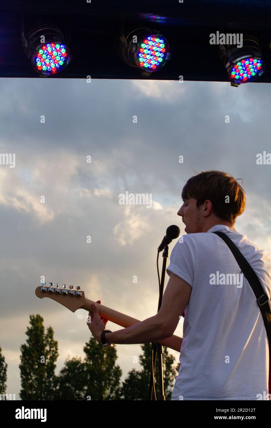 Norwich trio The Signs not bothering with a bass player at the 2016 ...