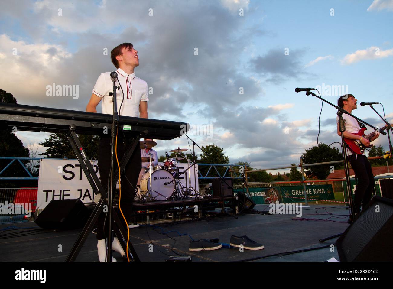 Norwich trio The Signs not bothering with a bass player at the 2016 ...