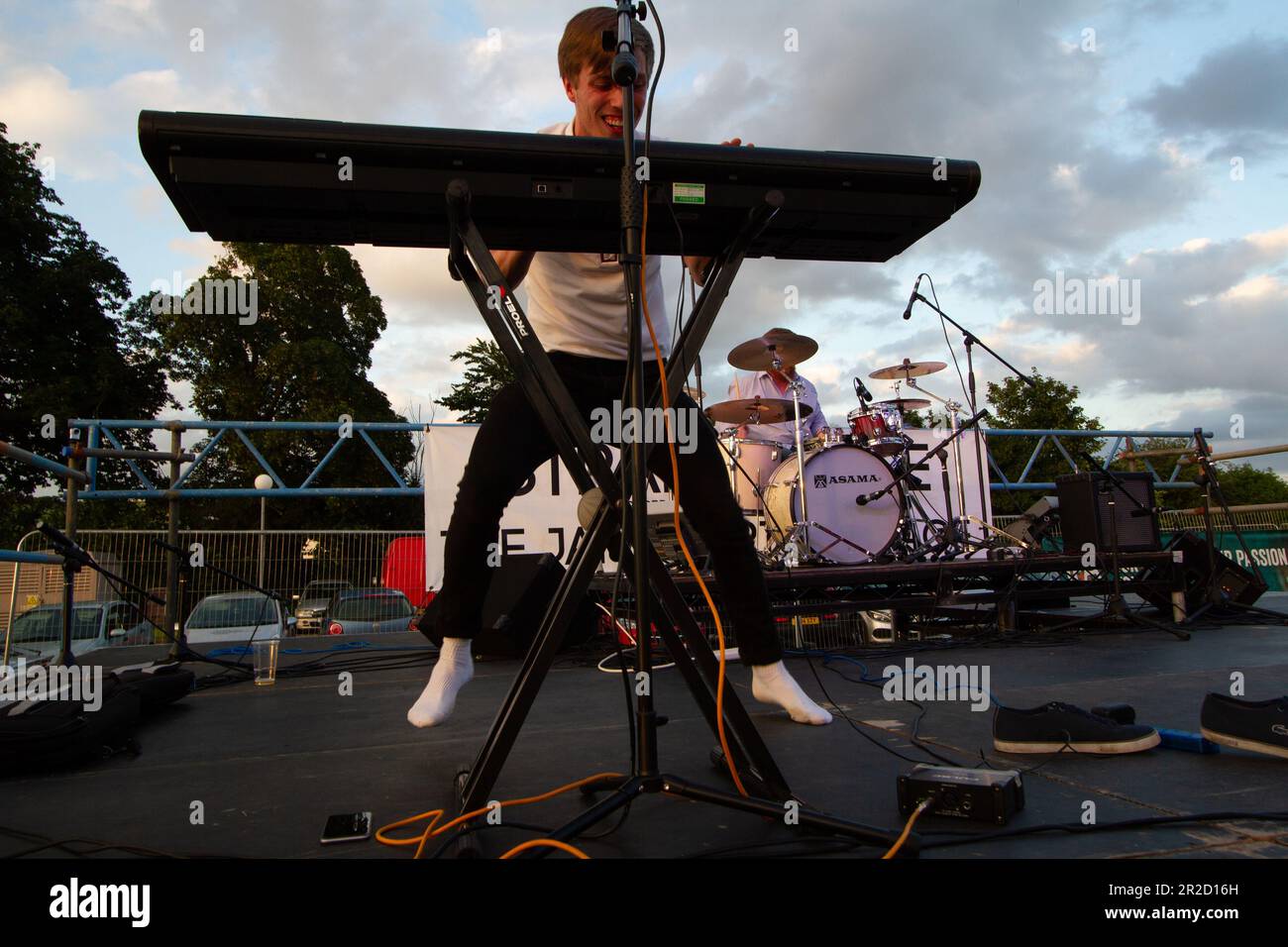Norwich trio The Signs not bothering with a bass player at the 2016 ...