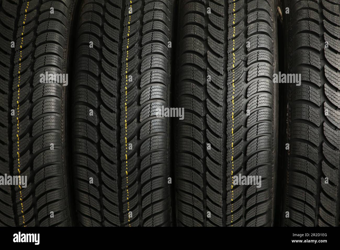 Tire stack background. Selective focus. Studio foto Stock Photo - Alamy