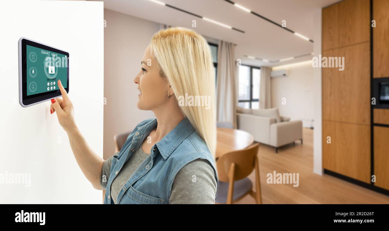 Switching off computer hi-res stock photography and images - Alamy