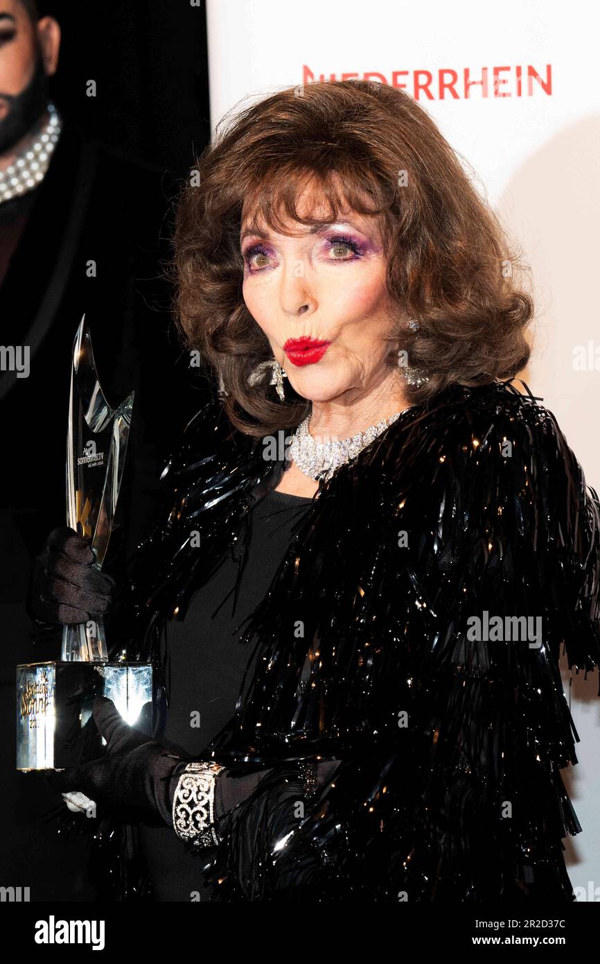 Calcar, Deutschland. 22nd Apr, 2023. ARCHIVE PHOTO: Joan COLLINS turns ...