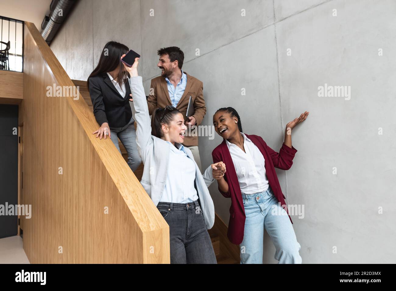 People walking into office building hi-res stock photography and images ...