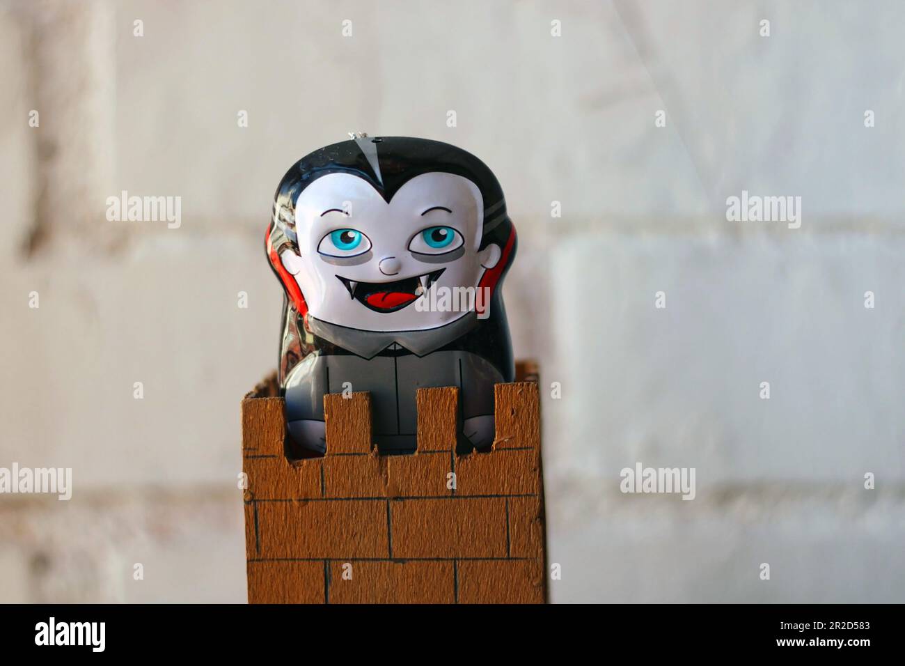 Vampire figure hi-res stock photography and images - Alamy