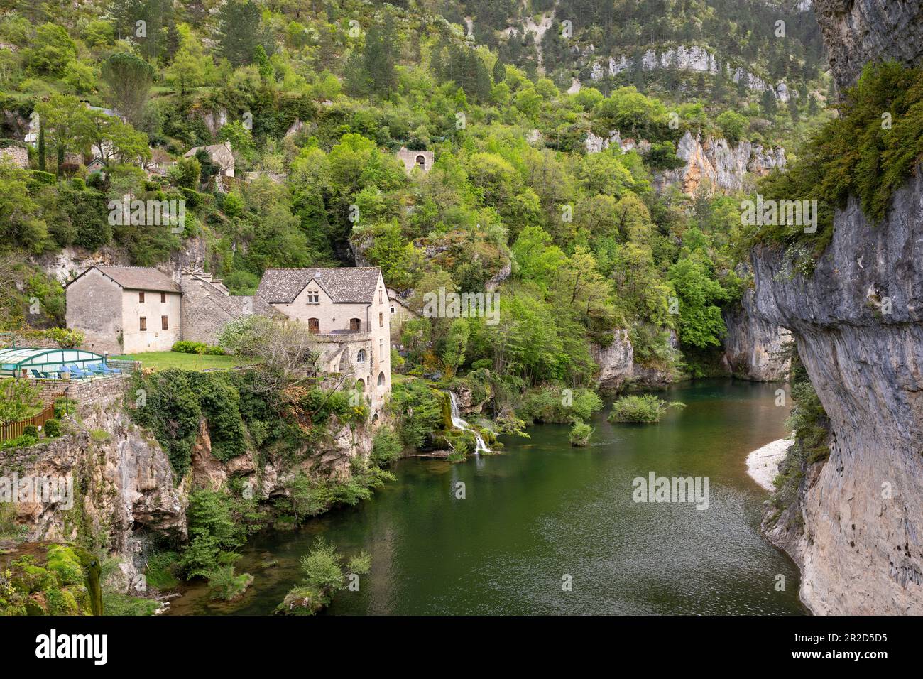 Landscape with beautiful nature at Saint-Chély-du-Tarn and the river ...