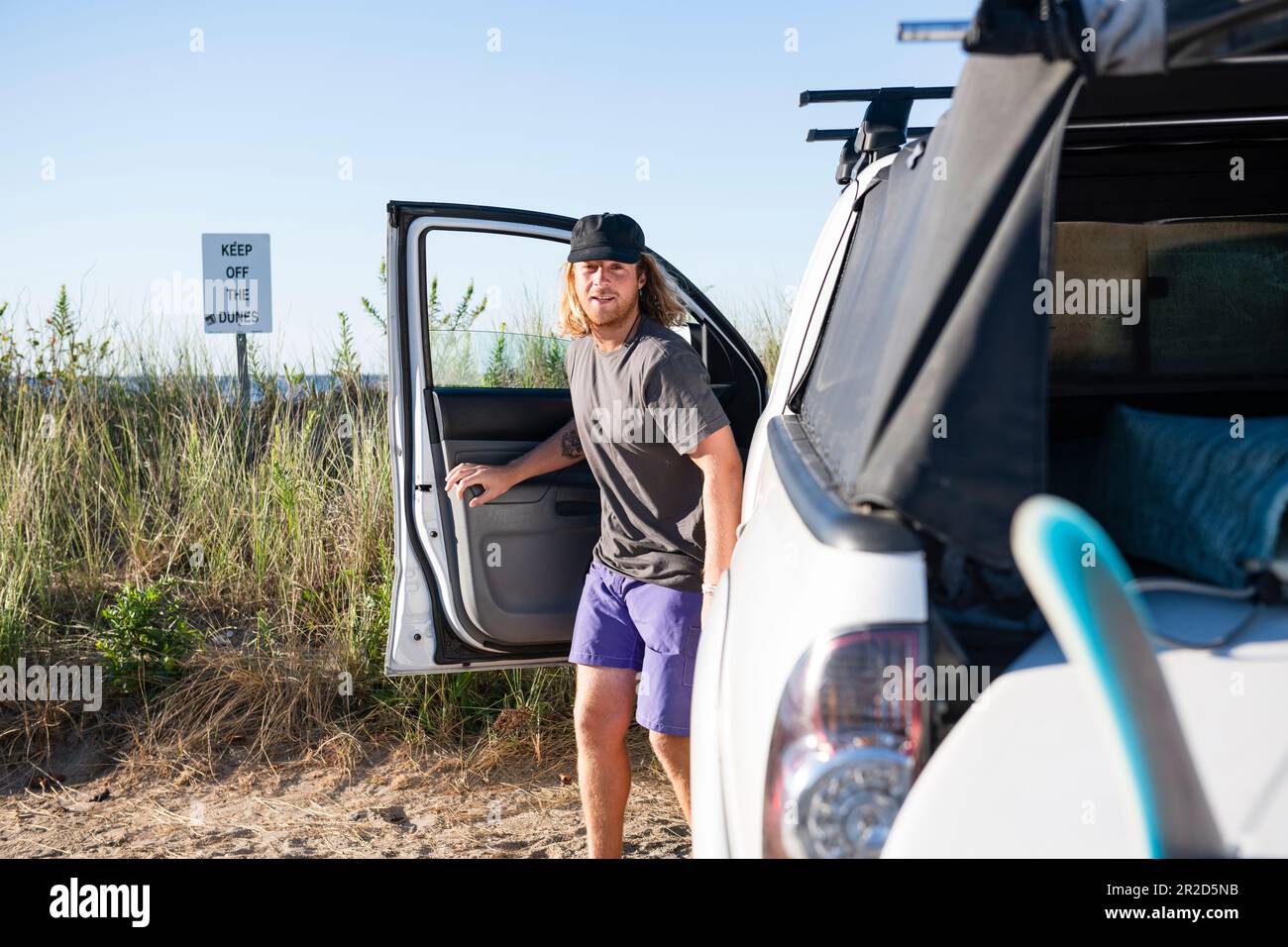 Getting out of car hi-res stock photography and images - Alamy