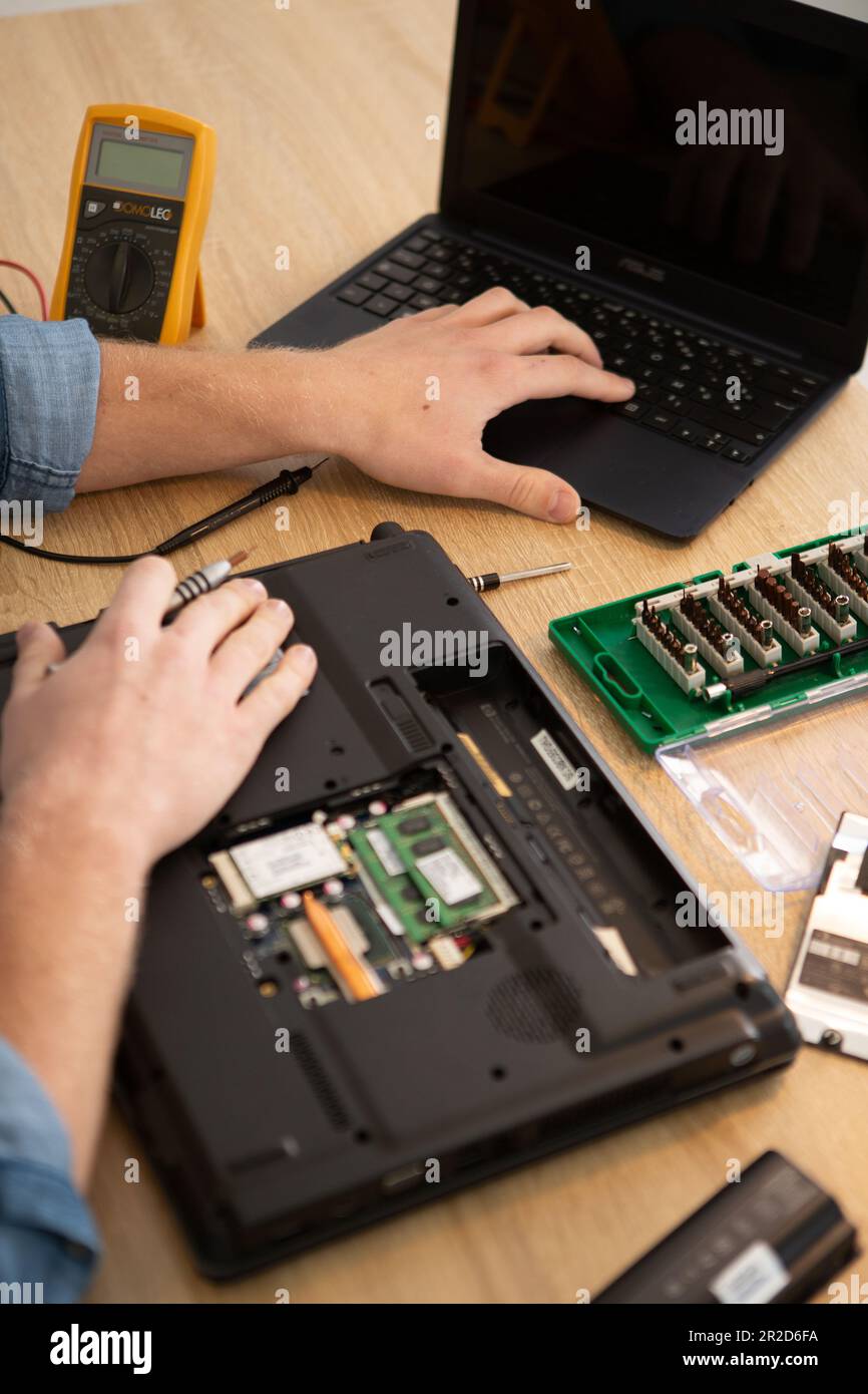 it service and engineering electronical device Stock Photo - Alamy