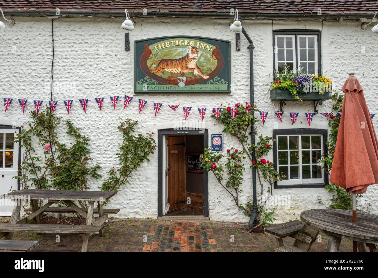 Picturesque tiger inn east dean hi-res stock photography and images - Alamy