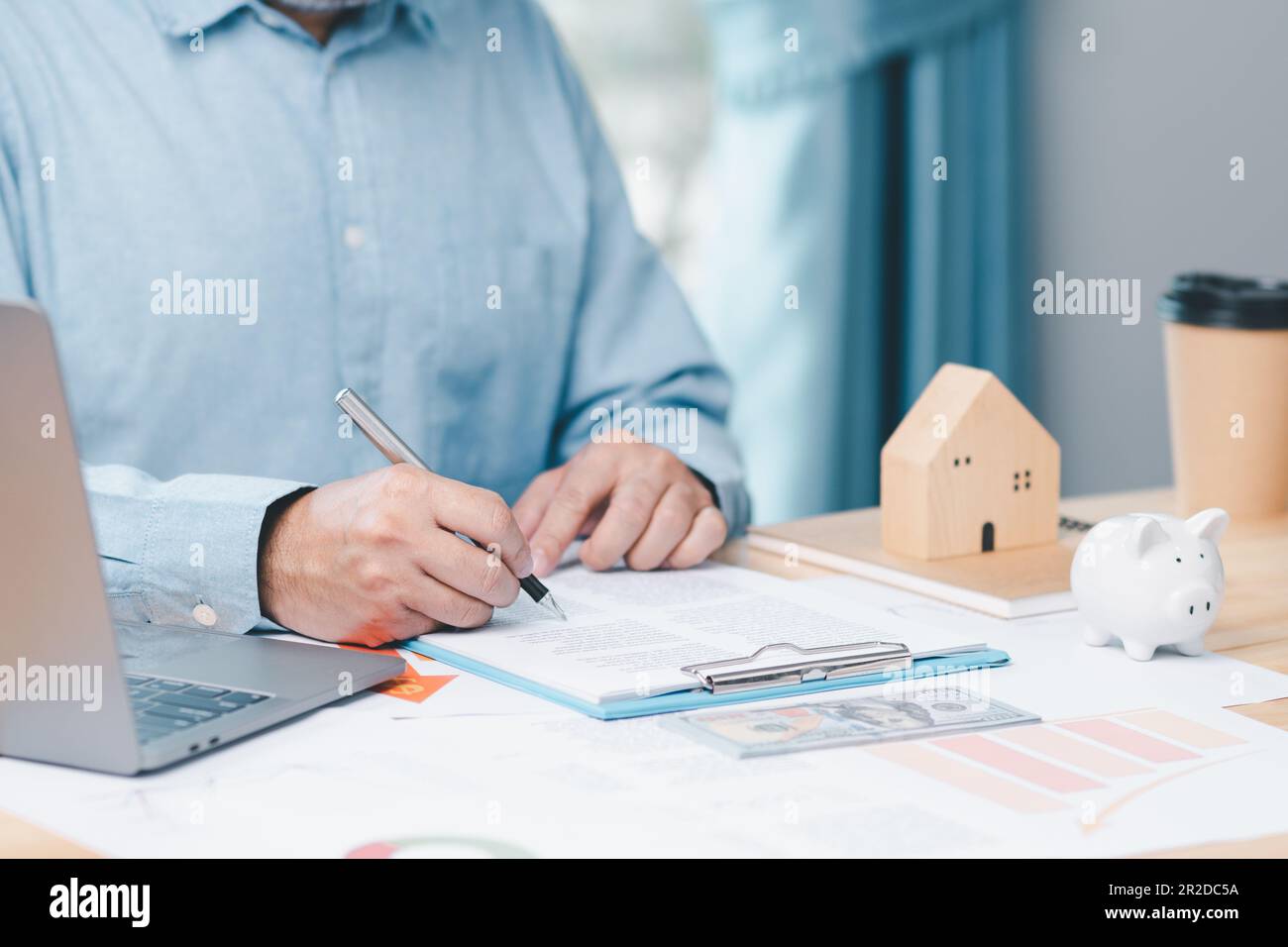 Handwriting paper hi-res stock photography and images - Alamy