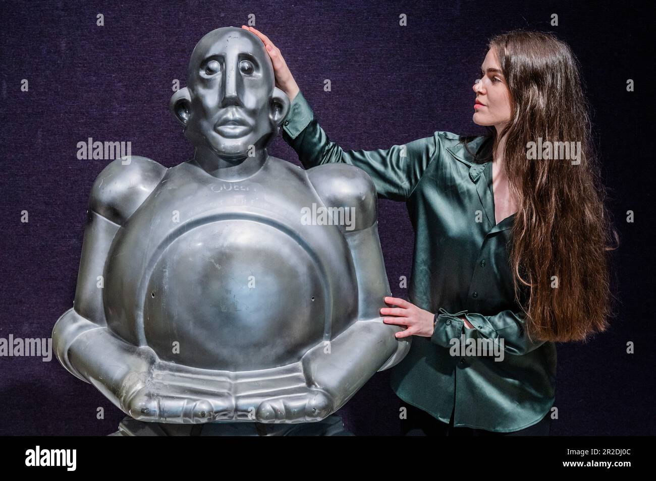 London, UK. 19th May, 2023. Hug a sculpture - Queen, Freddie Mercury's ...