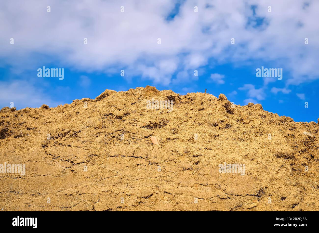 Sand stockpile hi-res stock photography and images - Alamy