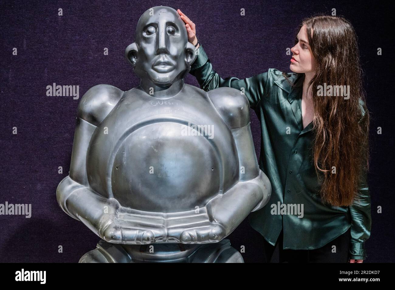 London, UK. 19th May, 2023. Hug a sculpture - Queen, Freddie Mercury's ...