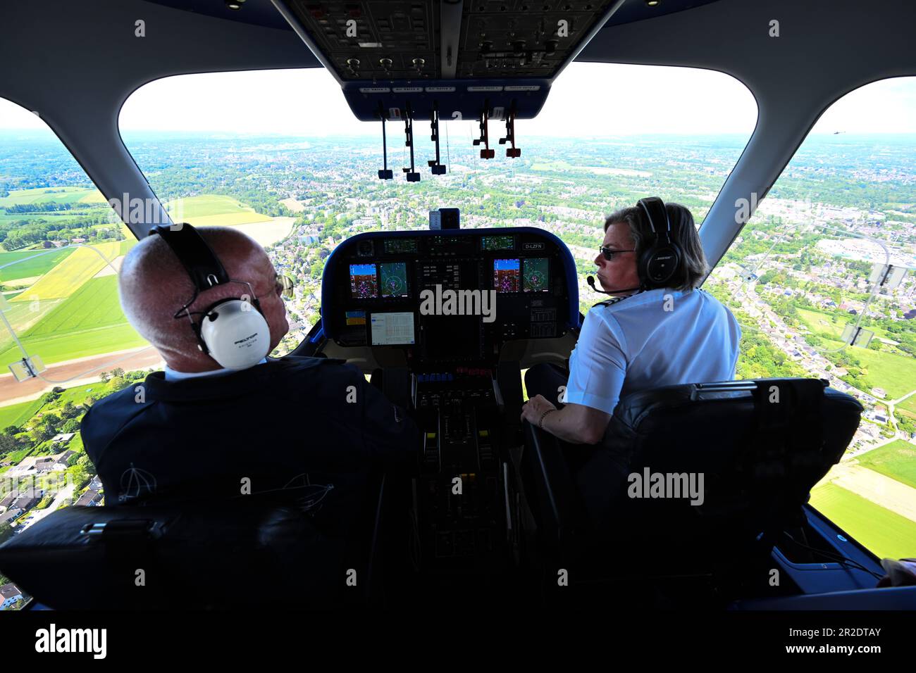 Essen, Germany. 19th May, 2023. Fritz Günther (l), pilot, and Kathrin ...