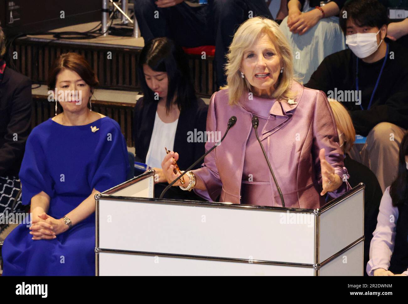 Yuko Kishida (L), Japan's first lady listens to a speech by U.S. first ...