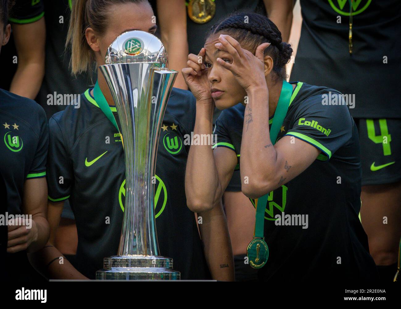 Köln, Germany. 18th Mai, 2023. Schlussjubel: Sveindis Jonsdottir (VfL ...