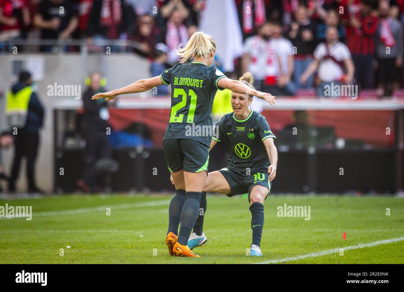 Köln, Germany. 18th Mai, 2023. Torjubel: Svenja Huth und Rebecka ...