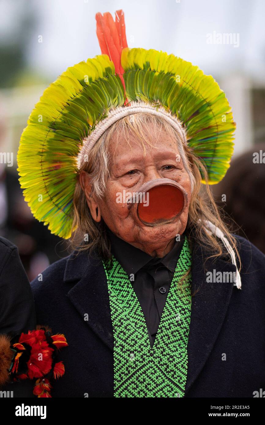 Raoni Metuktire poses for photographers upon arrival at the premiere of ...