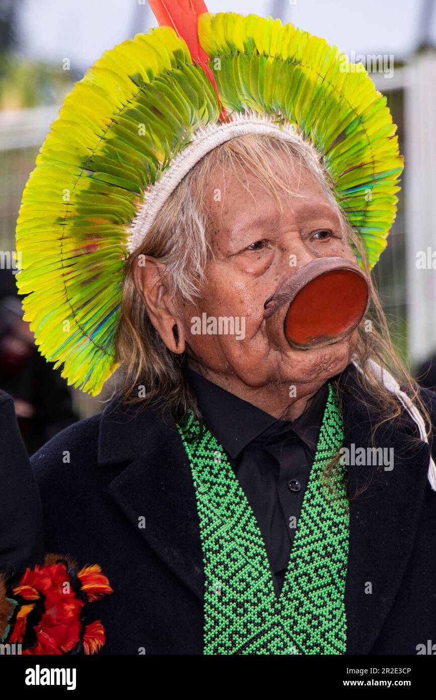 Raoni Metuktire poses for photographers upon arrival at the premiere of ...