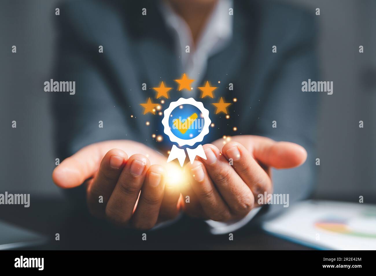 Hand shows sign of top service Quality assurance 5 star, Guarantee ...