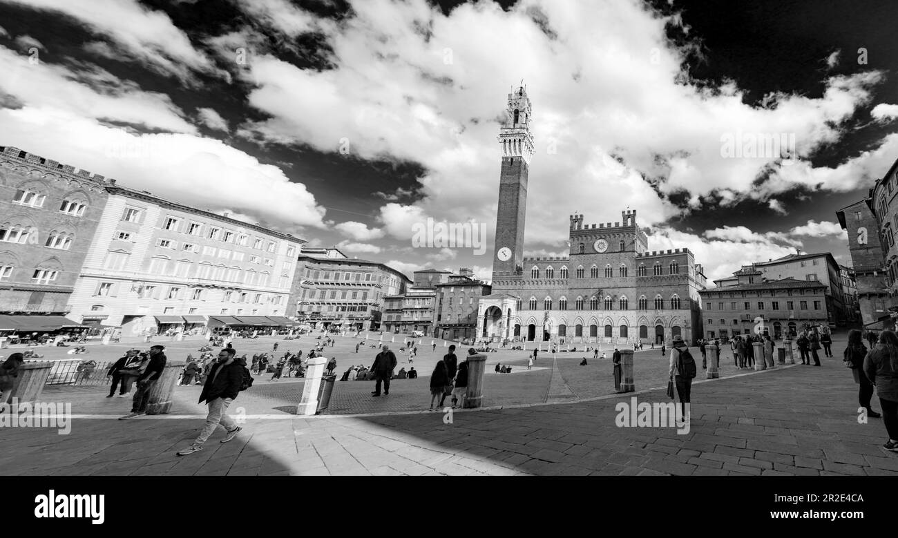 House facade campo square Black and White Stock Photos & Images - Alamy