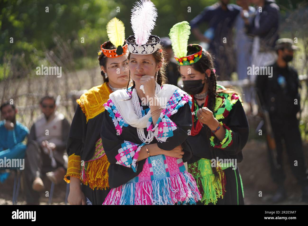 Pakistani women in traditional costume hi-res stock photography and ...