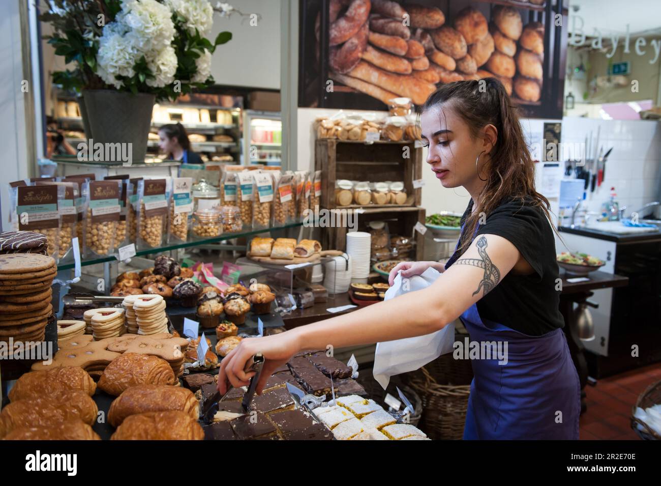 Lead apron hi-res stock photography and images - Alamy